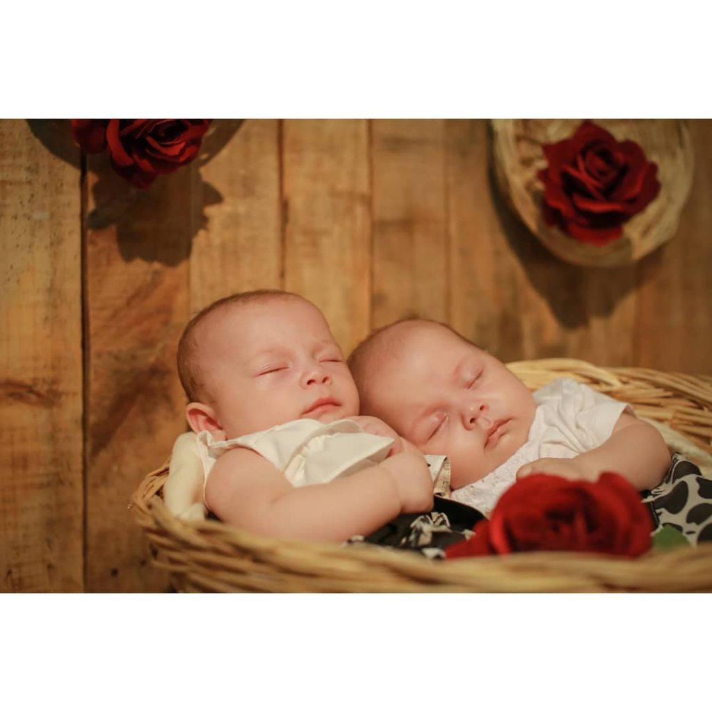 100+ Cute Twins New Born Photography You Can Copy – Style Female