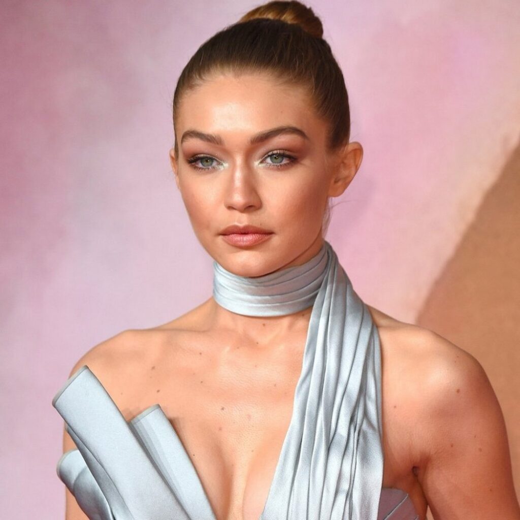 50+ Stunning Classy Clean Bun Hairstyles Ideas – Style Female