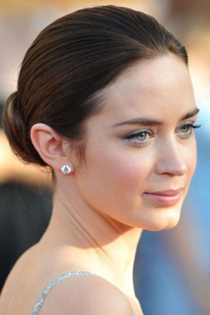 50+ Stunning Classy Clean Bun Hairstyles Ideas – Style Female