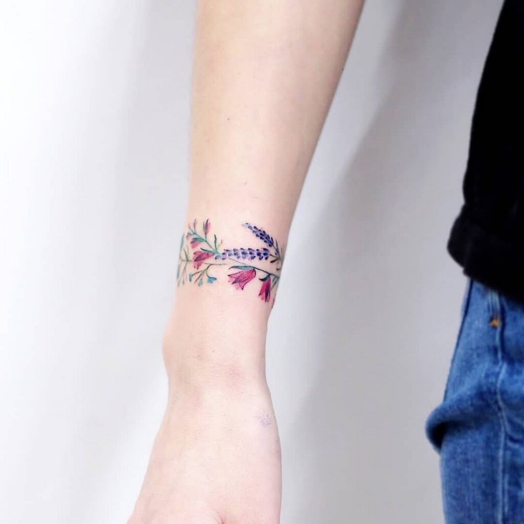 70 Gorgeous Flower Wrist Bracelet Tattoos for Women Ideas – Style Female
